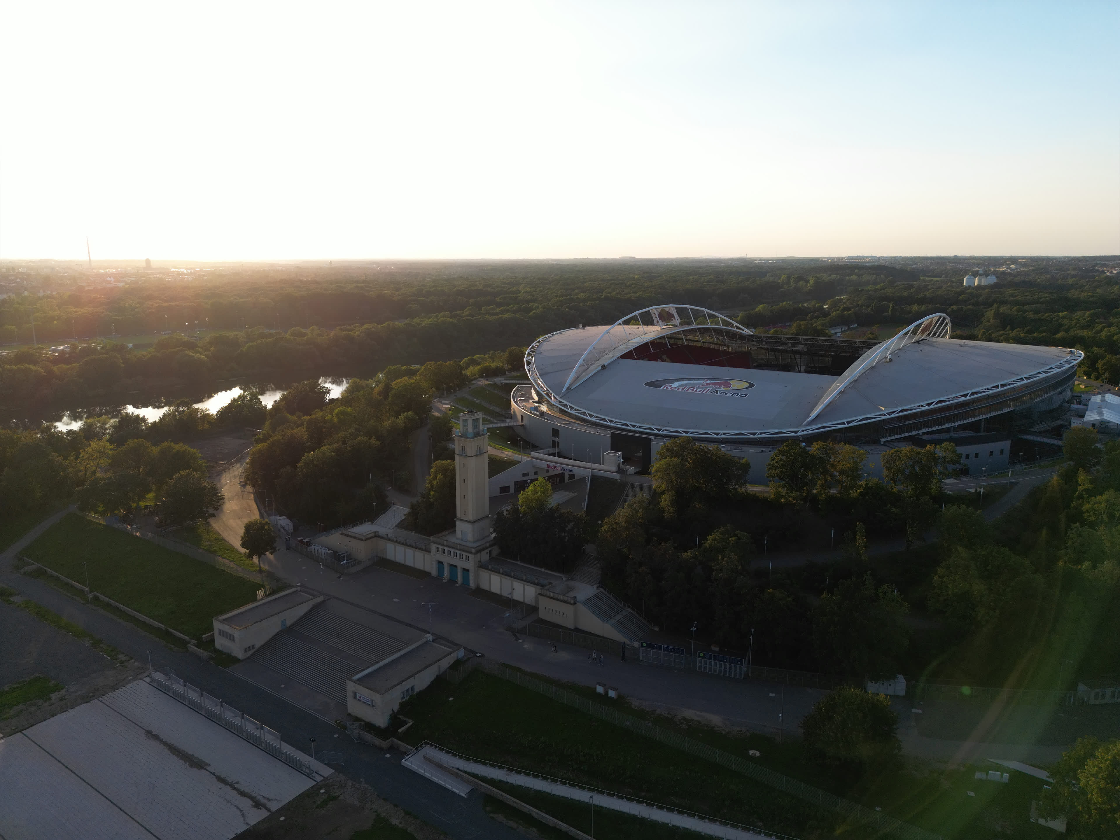 RB Leipzig Parkhaus Trainingszentrum Stadionumfeld Bauarbeiten Neuerun